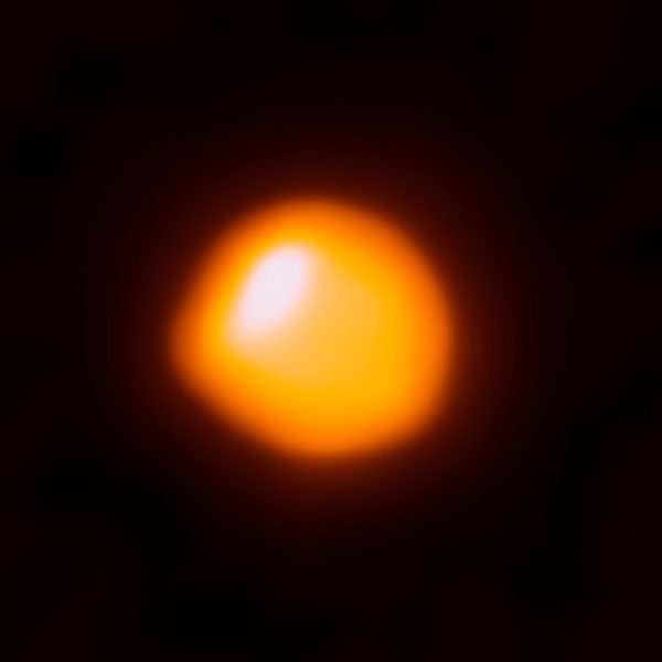 Here's What the Supergiant Star Betelgeuse Will Look Like When It Goes ...
